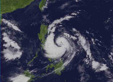 Severe Tropical Storm 'Karen' intensifies, threatens Bicol, Quezon ...